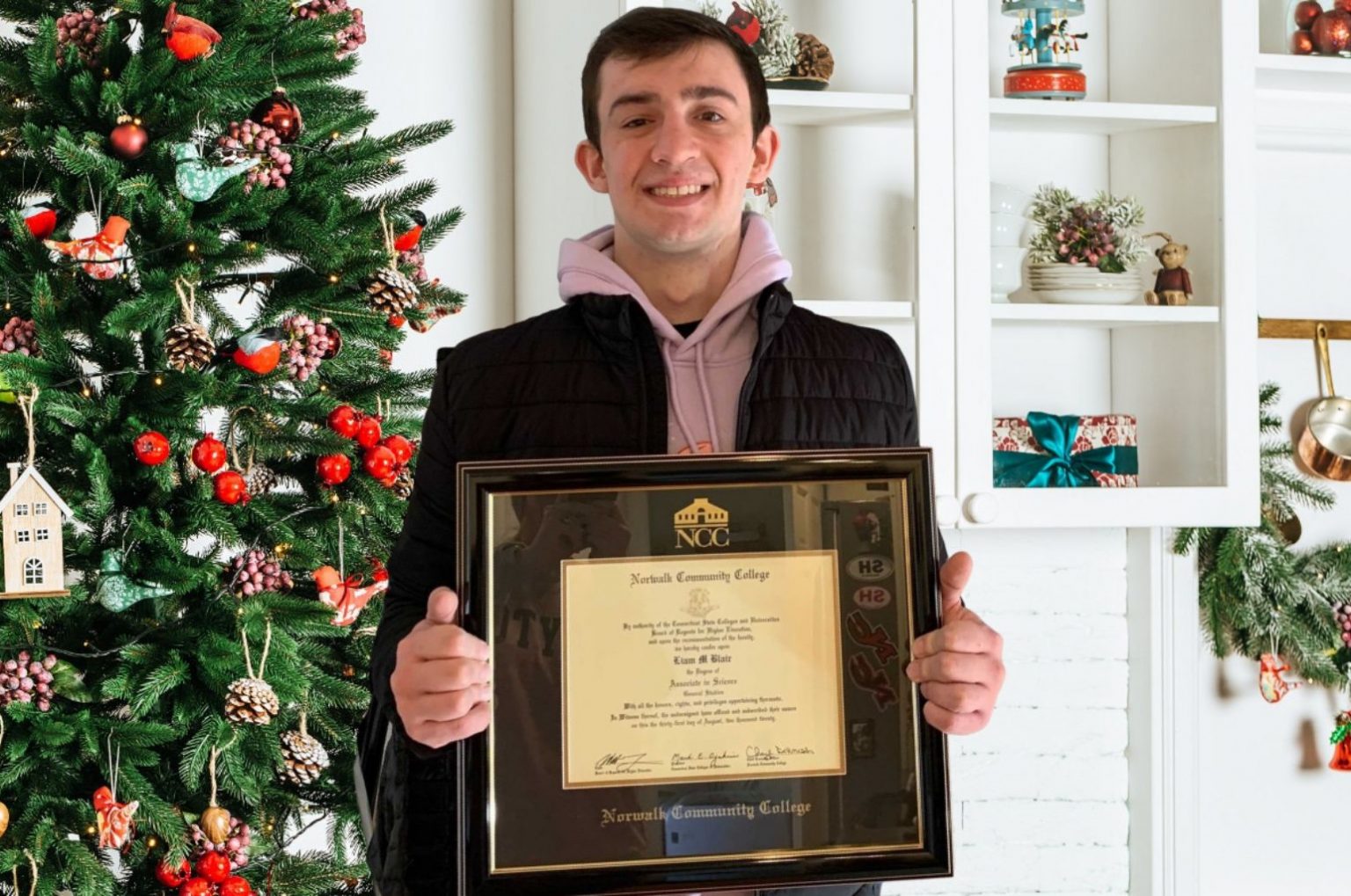 Why Framed Diplomas Are Great Holiday Gifts - Church Hill Classics Blog